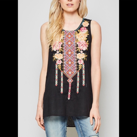ANDREE BY UNIT | Tops | Andree By Unit Tunic W Embroidery Detail On ...